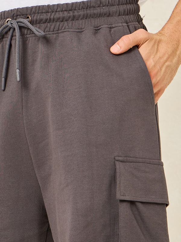 Oversized Basic Knit Cargo Shorts For Men at Saudi | Styli