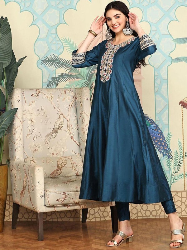 Embroidered Kurta with Floral Print Dupatta Set For Women at UAE | Styli