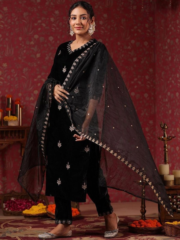 Black Velvet Kurta with Pants and Dupatta Set For Women at UAE | Styli