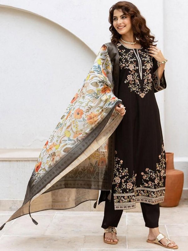 Black Embroidered Kurta with Pants and Dupatta Set For Women at Saudi ...