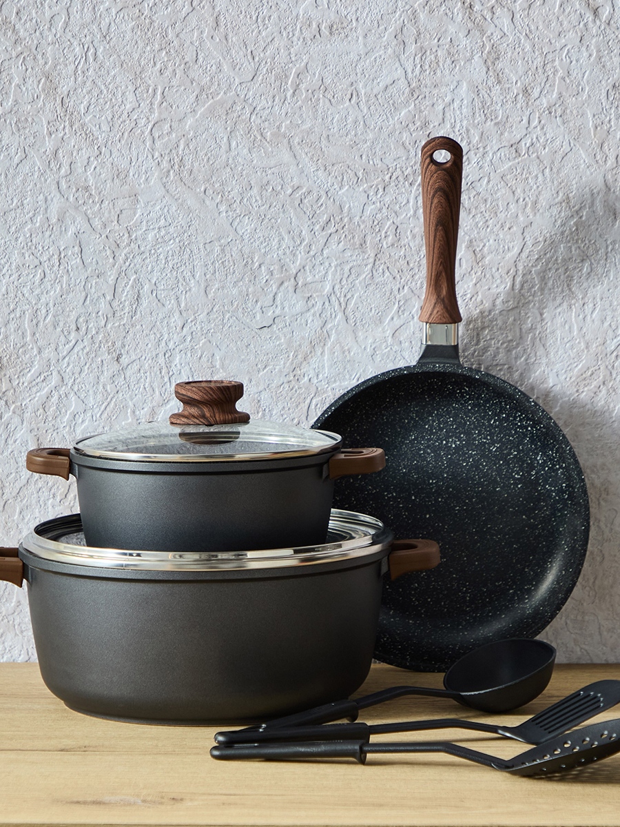 Buy La Cucina 8-Piece Die Cast Aluminium Cookware Set Black For Home ...