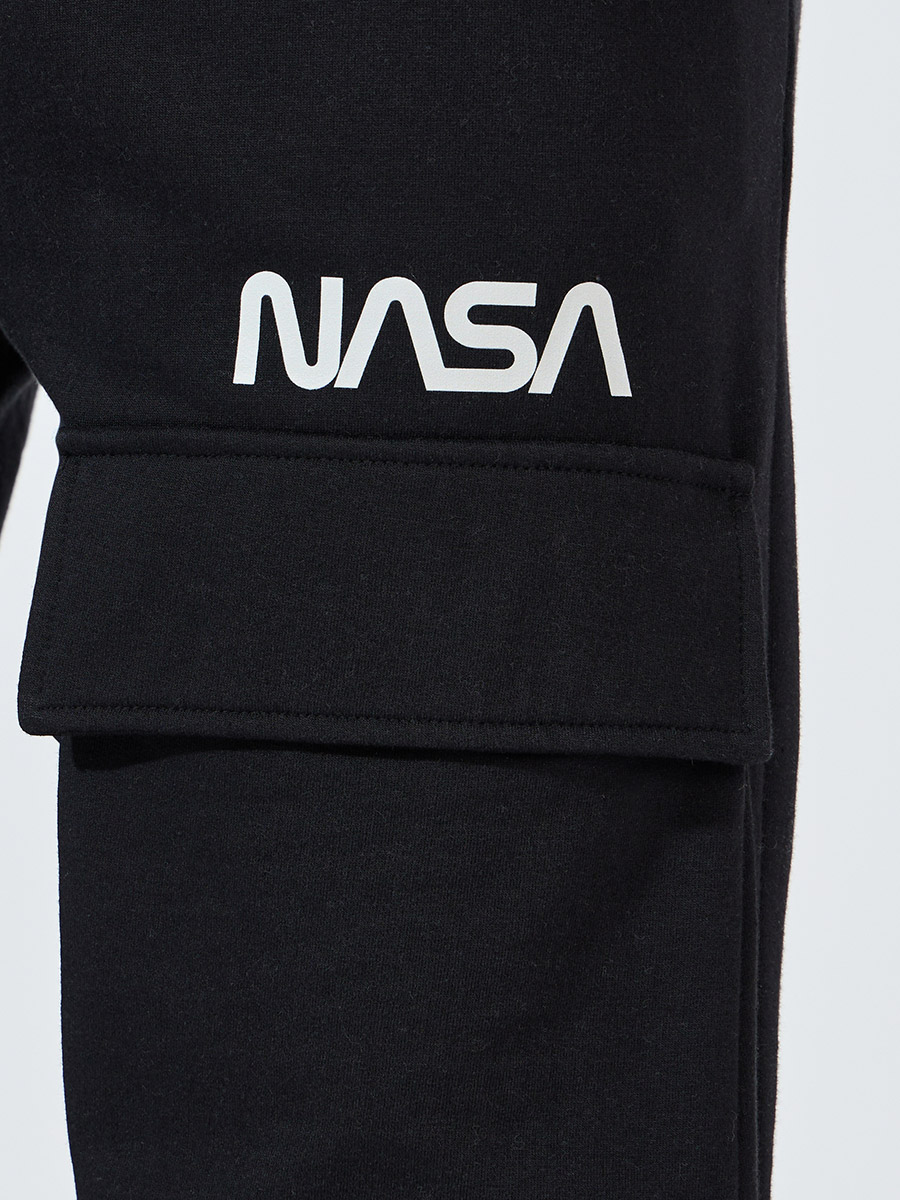 Buy NASA Front Cargo Pocket Oversized Joggers Black For Men | Styli Saudi